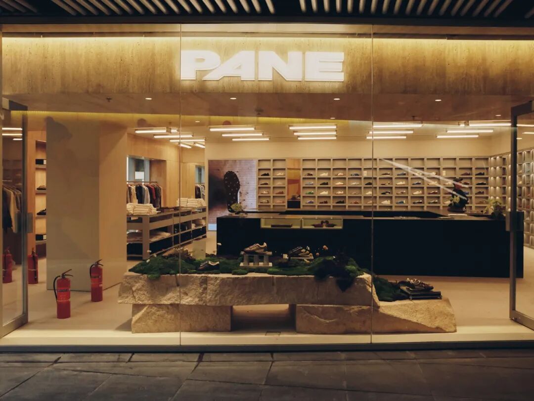 Yu Shi and Gao Yuanyuan appear in the same frame, and the visual sense ...