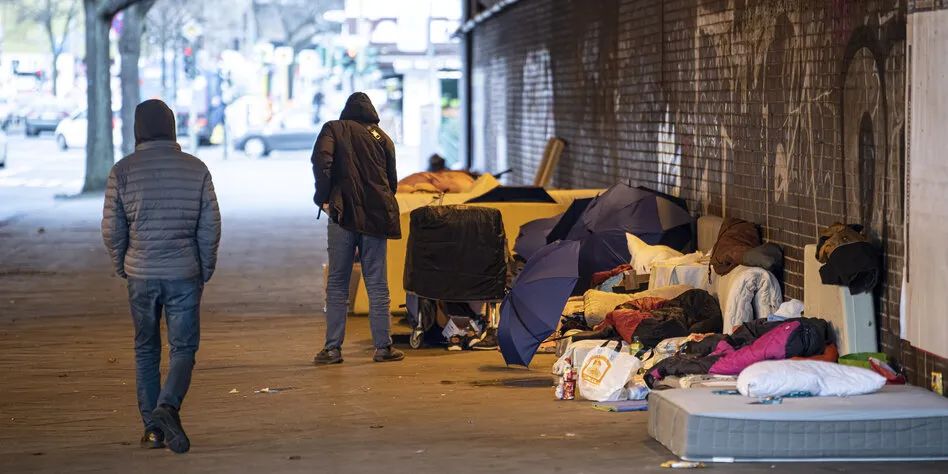 German poverty report: Young, female, homeless - iNEWS