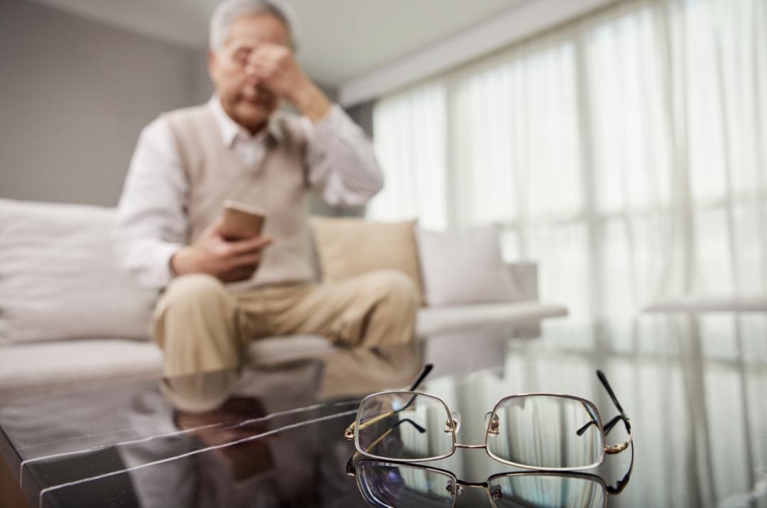 There is a significant difference in retinal age between middle-aged ...