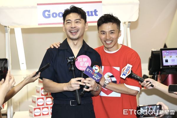 The reason why Ken's Donut Shop has become popular but "has not yet ...