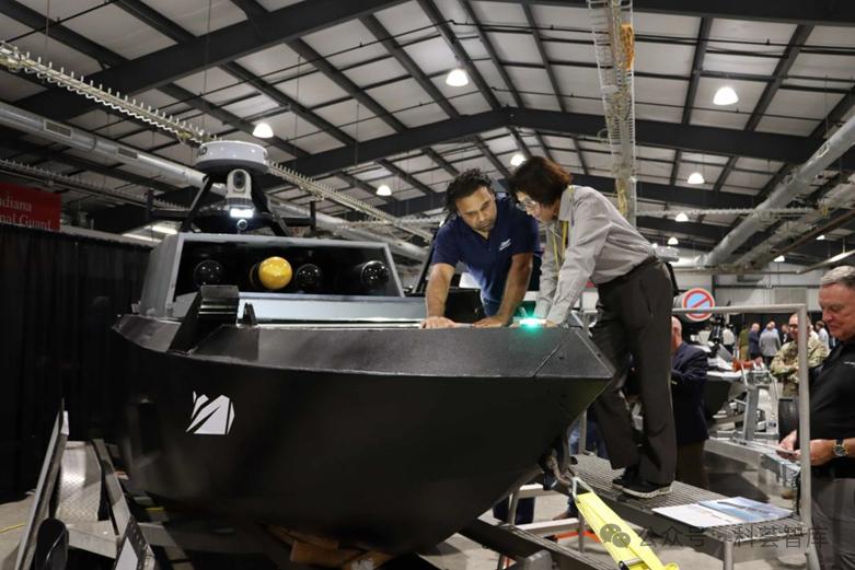 The U.S. Navy unveils the S3 unmanned boat equipped with attack ...