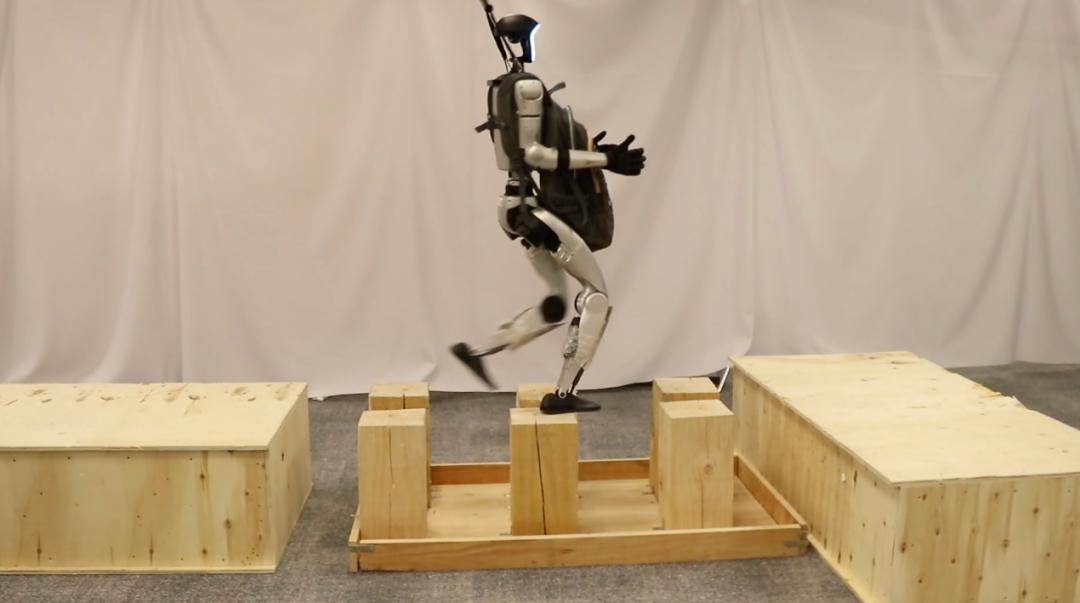 Yushu Technology Robot, explosive new skills! - iNEWS