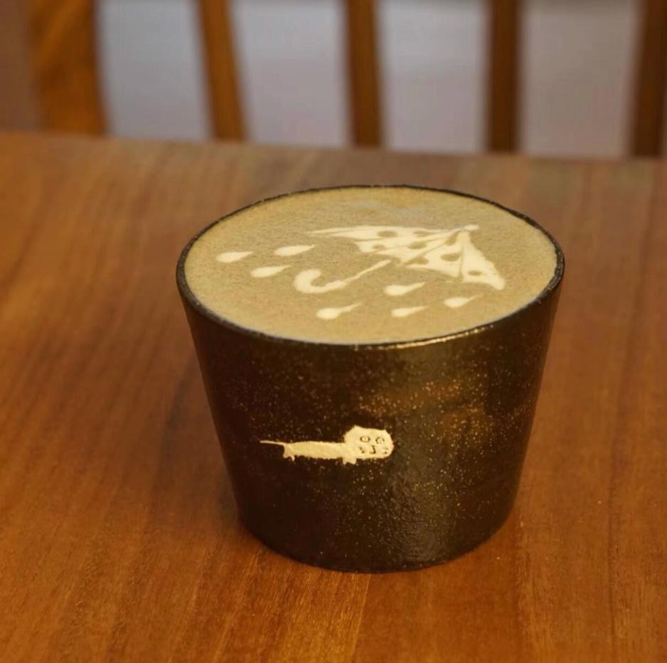 Why is it easier to create latte art with a pig-shaped cup? - iNEWS