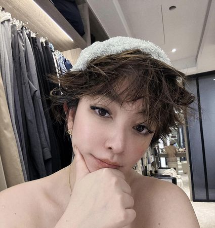 Xu Weien's naked body "mirror reflects super embarrassing scene" is all exposed! Wang Jialiang ...