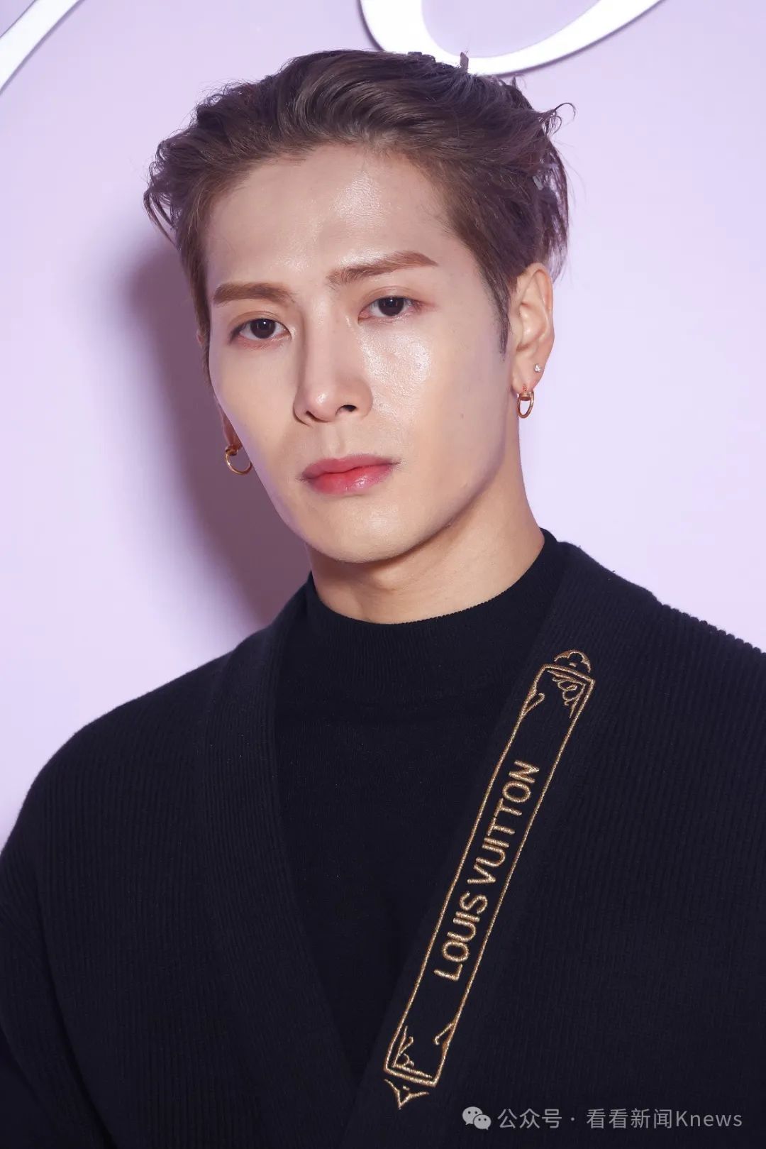 Actor Wang Jiaer suddenly had chest pain and is currently hospitalized ...