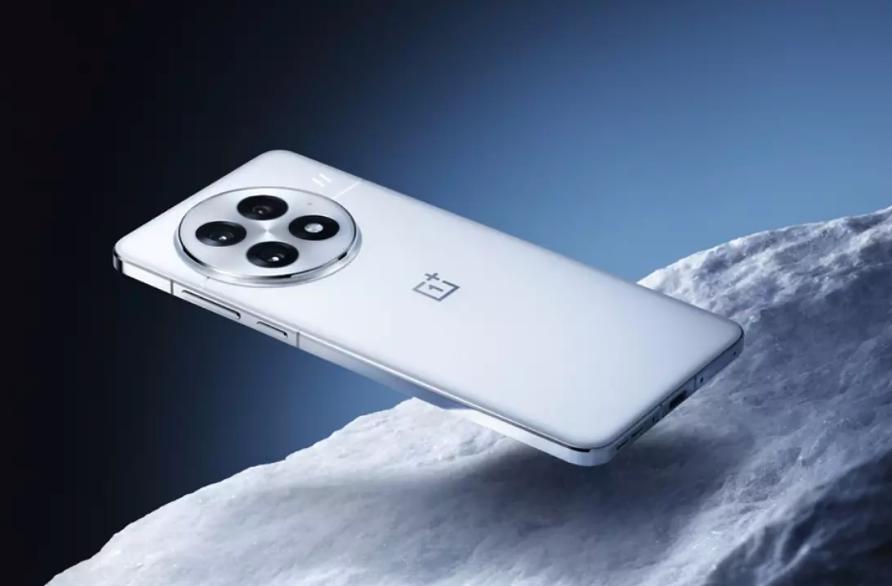 OnePlus new phone exposed, Snapdragon 8 Extreme Edition with small ...