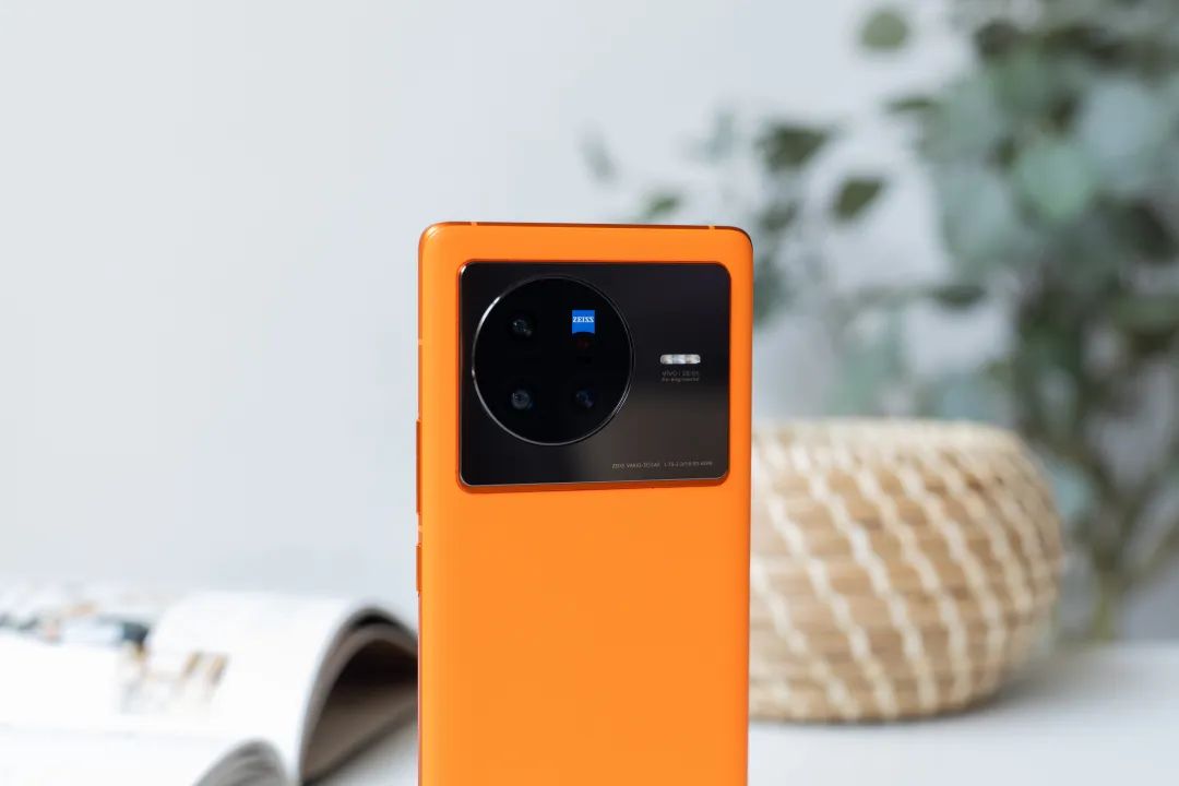 The four best imaging mobile phones at present - iNEWS