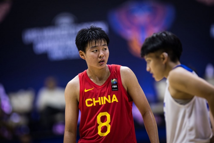 What did the coach do when the U18 women's basketball team was beaten 0 ...