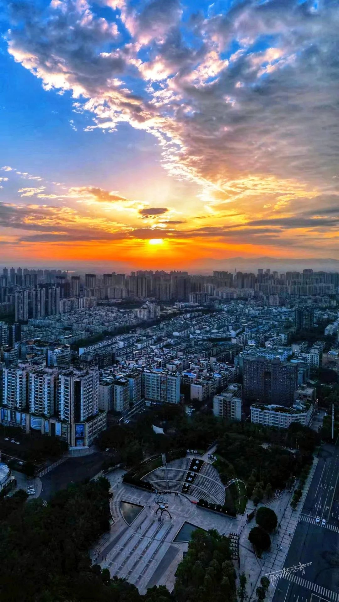Look!The Qingbaijiang River in 2023 in the eyes of Generation Z... - iNEWS