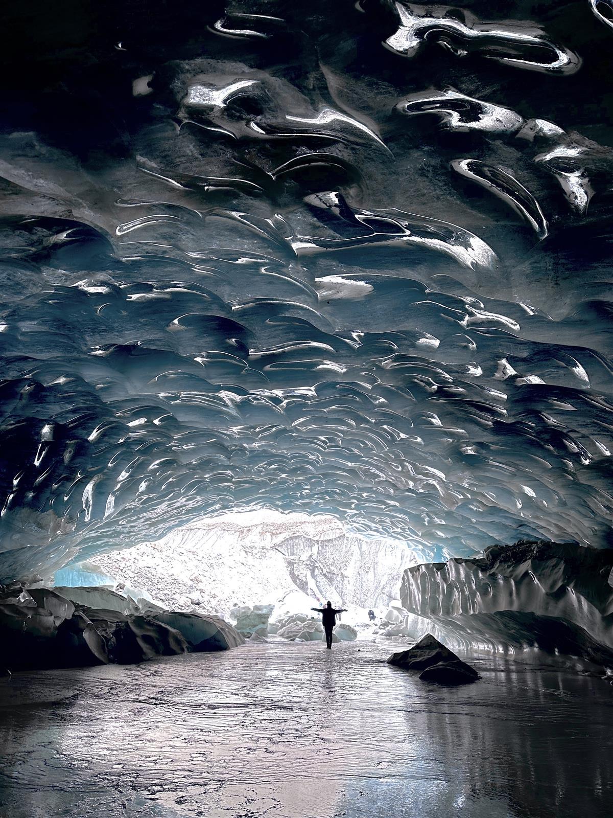 165 meters long! How did the large ice cave in Qamdo, Tibet form ...
