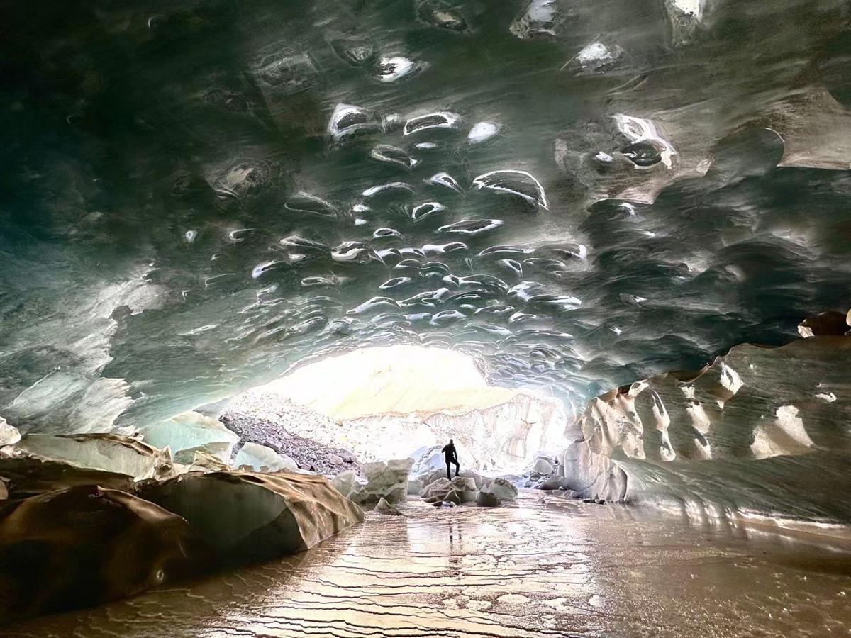 165 meters long! How did the large ice cave in Qamdo, Tibet form ...
