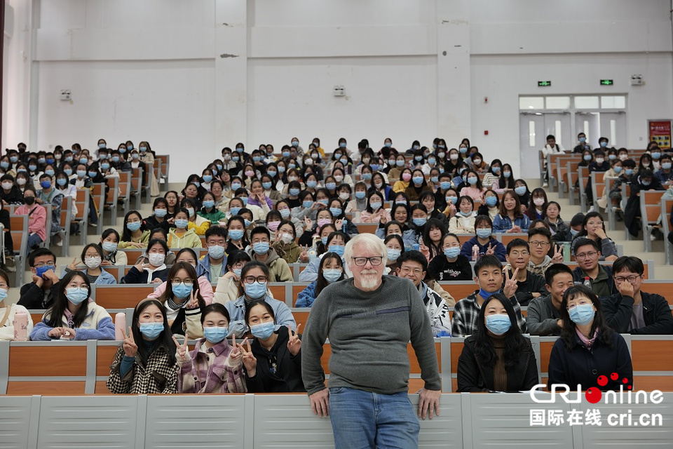 American "Uncle Chinese Characters" Richard Sears: Chinese characters ...