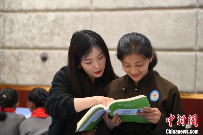 Gannan Tibetan girl Opoma has a "hosting dream" - iMedia