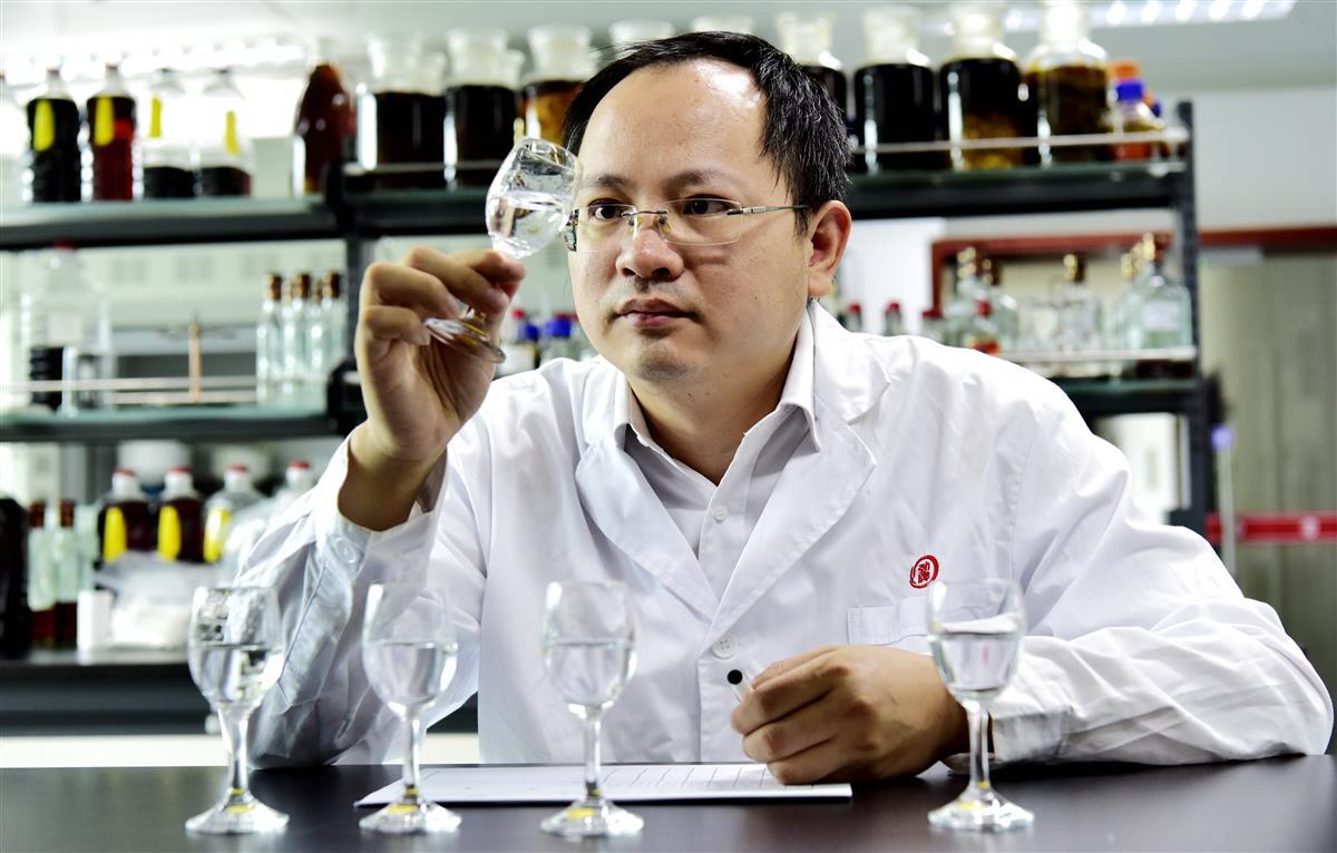 Lin Wei (wěi), a national first-class wine taster: Focus on tasting ...