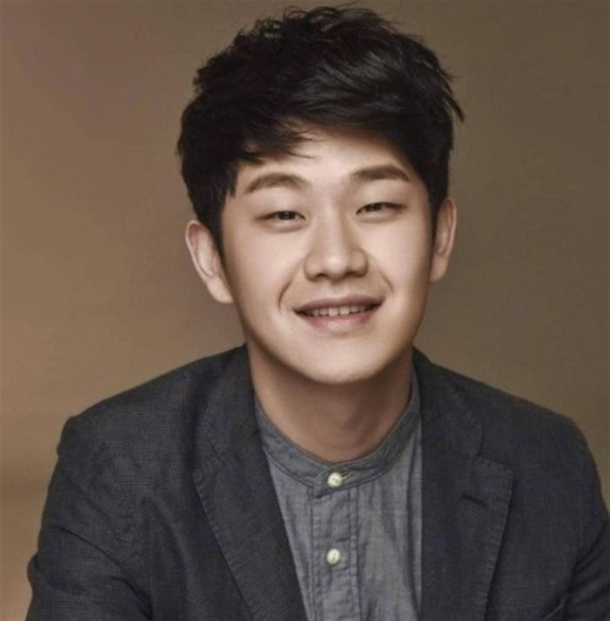 The 33-year-old male singer in South Korea committed suicide and died ...