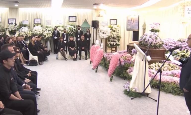 Coco Lee's funeral, her husband attended and did not speak, the stars ...