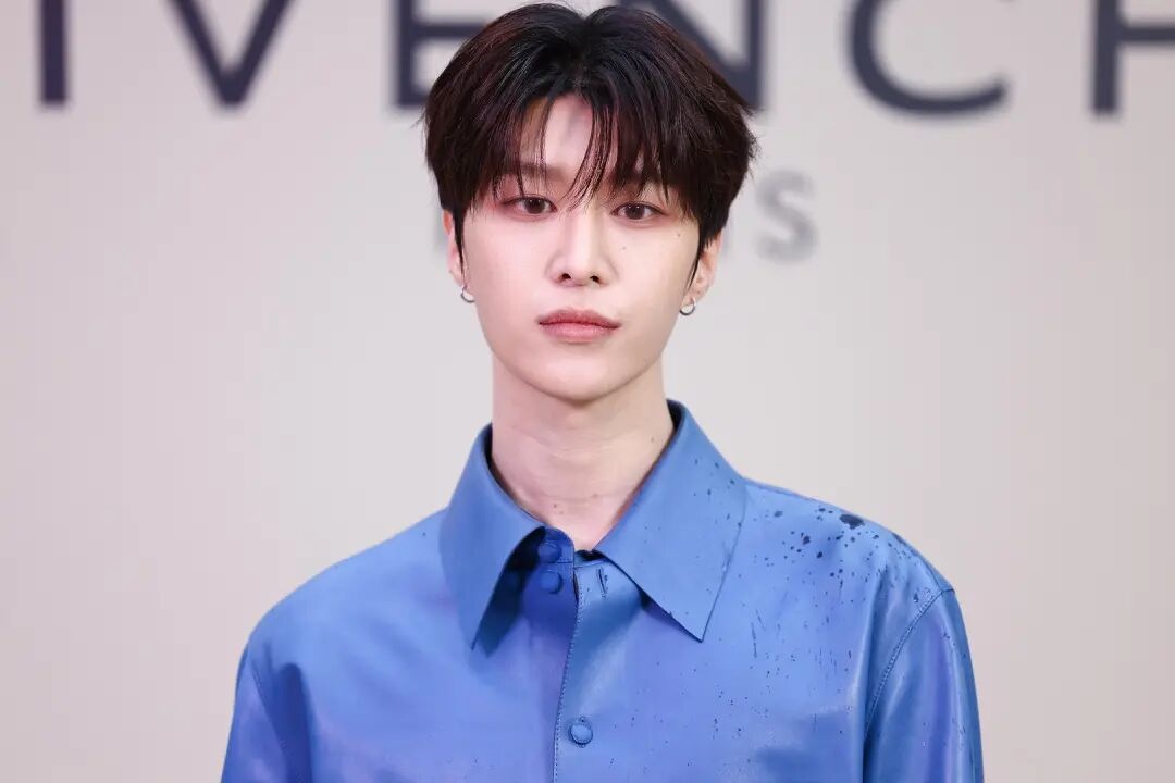 Studios of several celebrities, including Guan Xiaotong, Lu Han, and ...