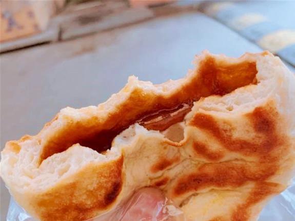 With 20 years of experience, he only makes Guokui (a traditional ...