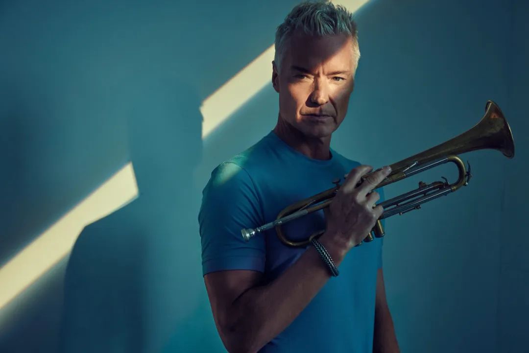 Give him a bouquet of romantic "Midnight Roses" and let Grammy star ...